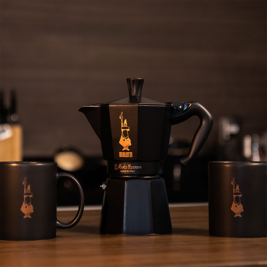 Kit Bialetti Black Star - Edição limitada - Moka Clube